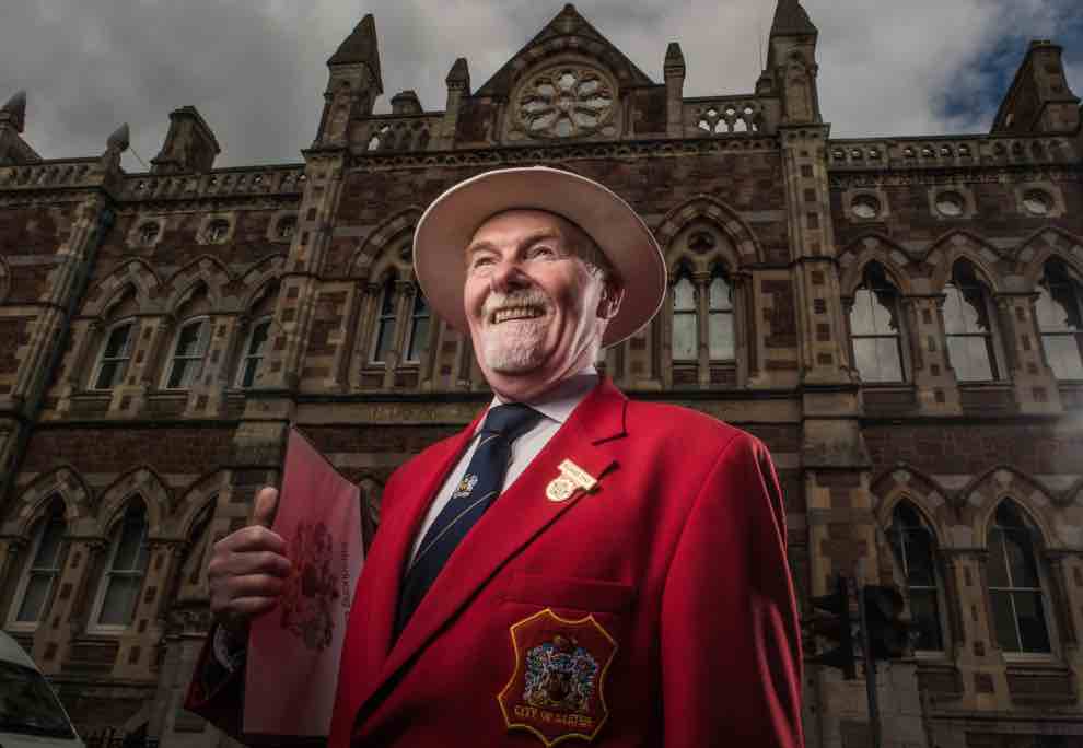 Red Coat Guides receive the Queen’s Award for Voluntary Service | The ...