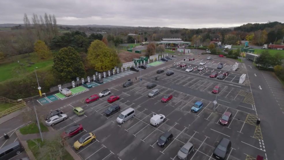 Moto and GRIDSERVE install even more ultra-rapid chargers at Moto ...